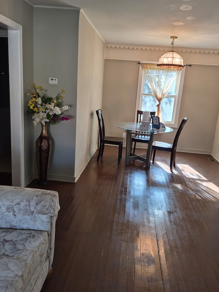 Spacious Economical Stay - Wichita, KS