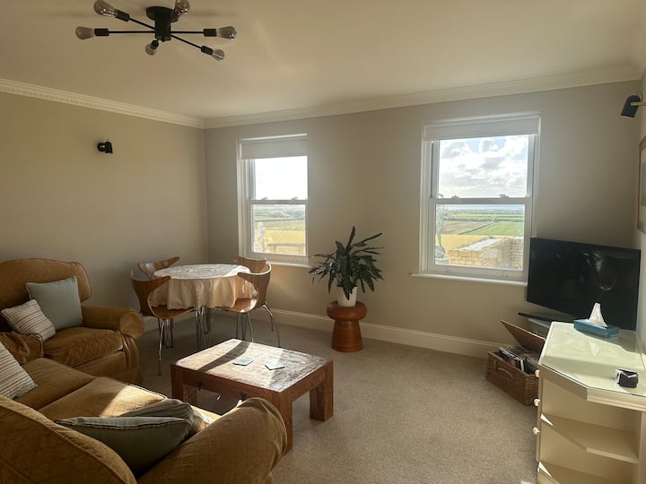 Haven Near The Sea - Guernesey