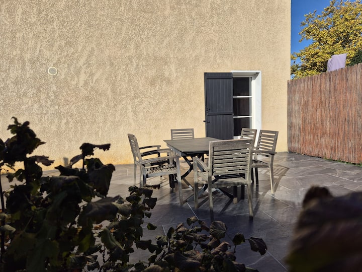 Maison Au Calme, 3 Chambres, 6 Couchages + 1 Bébé - Melun