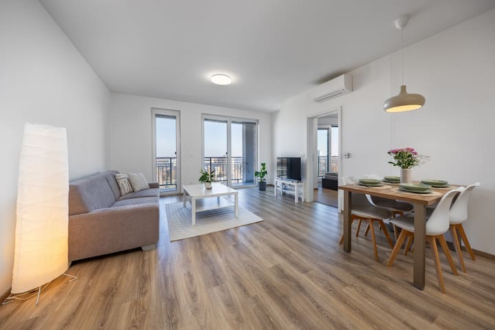 Bratislava Skylineview • Modern Apt • Free Parking - Pozsony