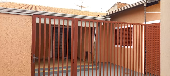Um Cantinho Aconchegante E Seguro Em Ourinhos. - Ourinhos