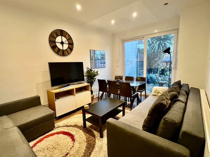 3 Bed House 2 Min To Tube And Free Parking - Londra