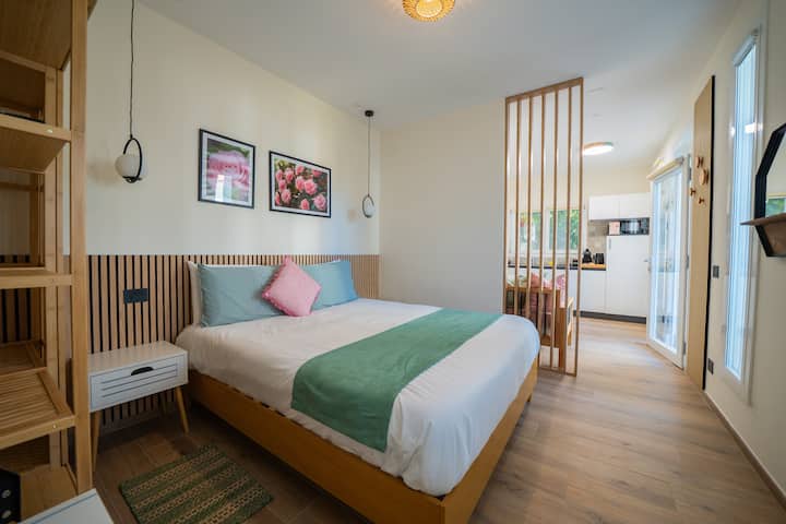 New Camelia Guest House. Garden And Parking - Monza