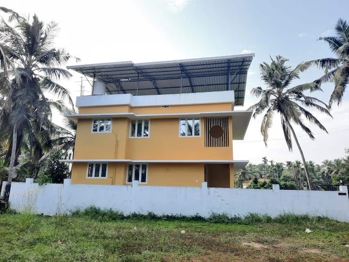 It Is My 2nd Home. 2 Bhk Furnished On Downstairs. - Kozhikode