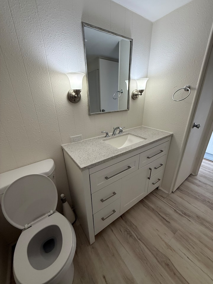 2 Bed 1 Full And A Half Bath Venice Near Beach - Venice, FL