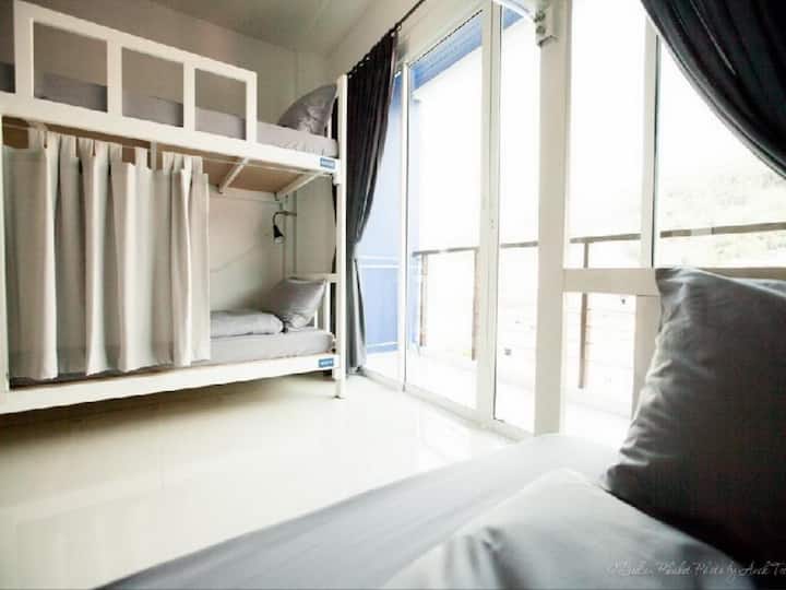 Cozy 4 Bed Private Room W Balcony Patong Beach - Patong Beach