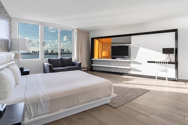 Bayfront Stunner In South Beach, Sunsets Bay Views - 南海灘