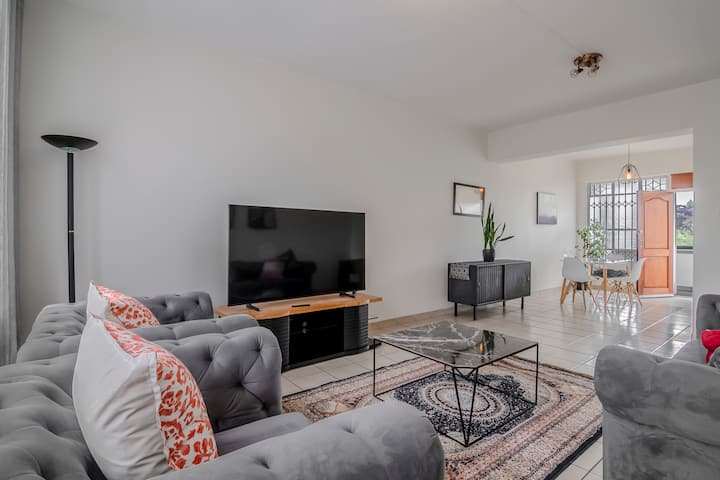 Apartment In Illovo - Johannesburg