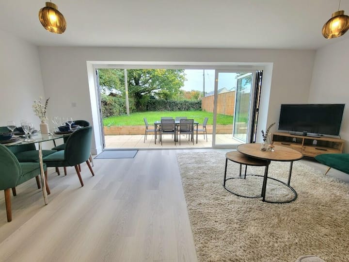 Ipswich Luxe Bungalow Garden Dining & Free Parking - Stowmarket