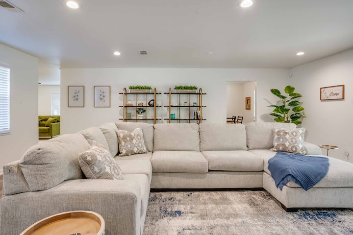 Garnet Getaway - Tallahassee, FL