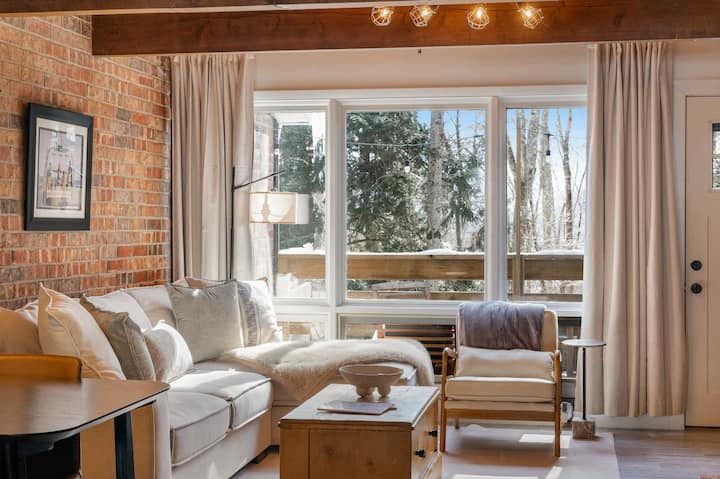 Updated 3br Stowe Condo | Near Mountain & Village - Stowe, VT