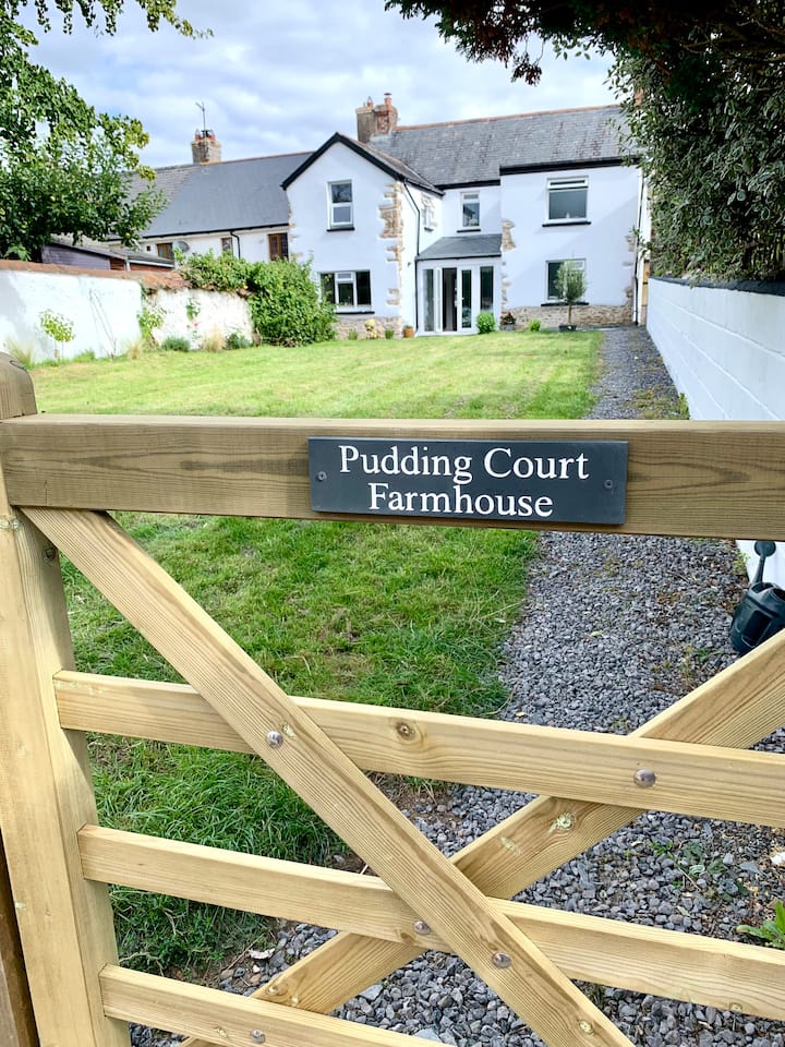 Pudding Court Farmhouse. Bickington - Barnstaple