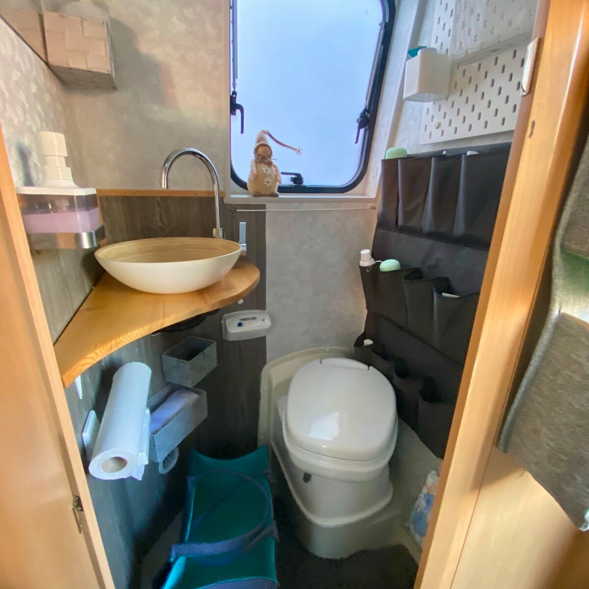 Your ideal camper for relaxed overnight stays - Campers/RVs for Rent in ...