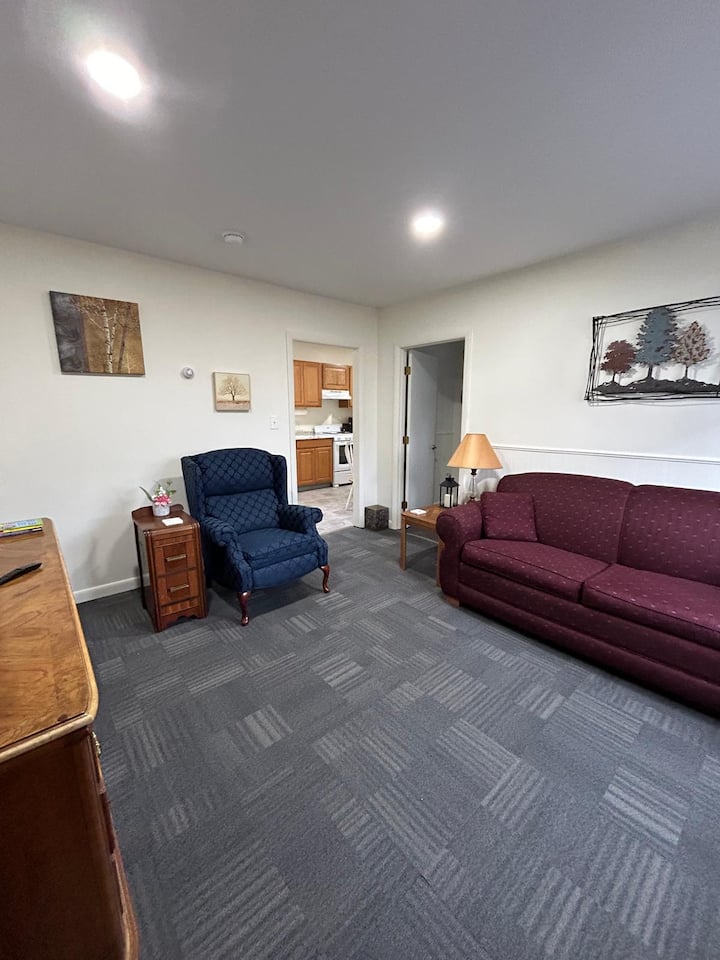 Recently Remodeled Quiet Cute 1 Bedroom Apt. - Elbow Lake, Millinocket