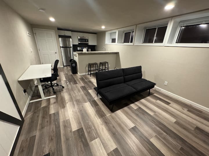 Quiet 1br Suite | Private Entry + Garage Parking - Fargo, ND