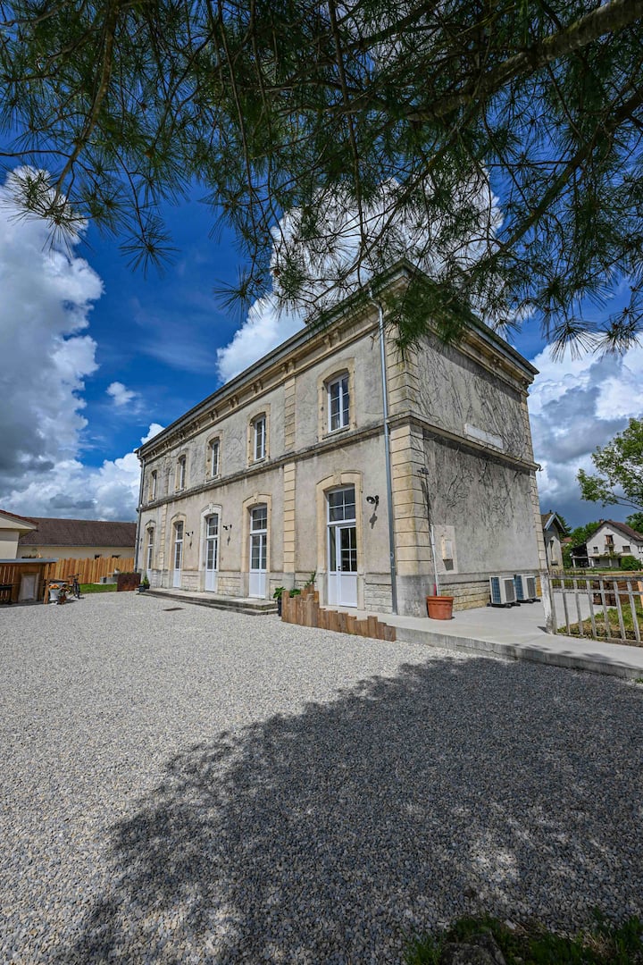 Gîte Des Voyageurs, Ancienne Gare En Pleine Nature - Doubs