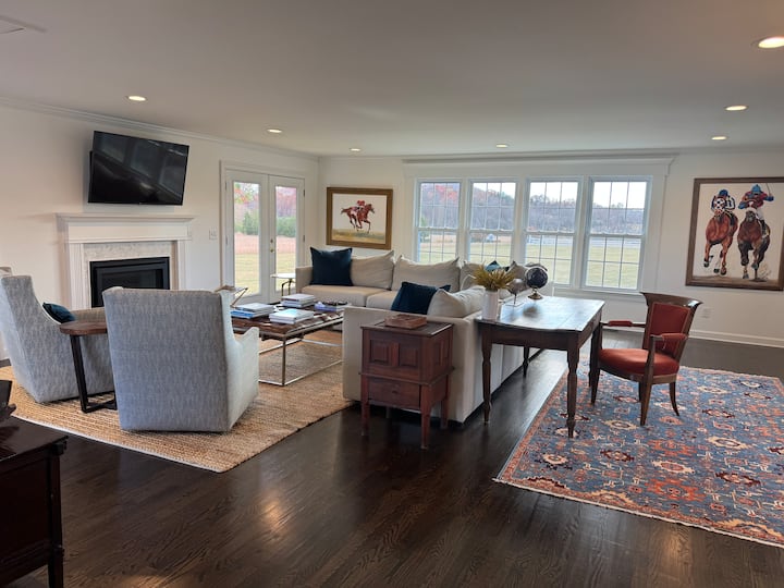 Grace Hill • Scenic 4br Mountain-view Retreat - Wintergreen, VA