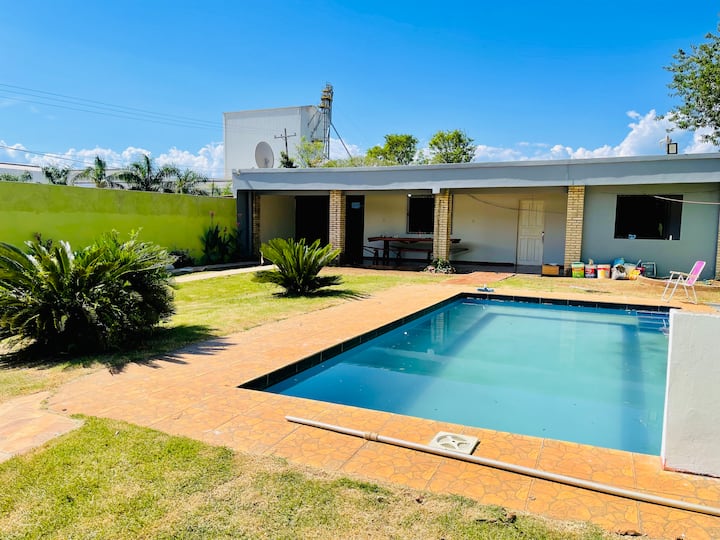 Casa, Piscina Tv Cocina Amoblada, Wifi, Sofá Patio - Caaguazú