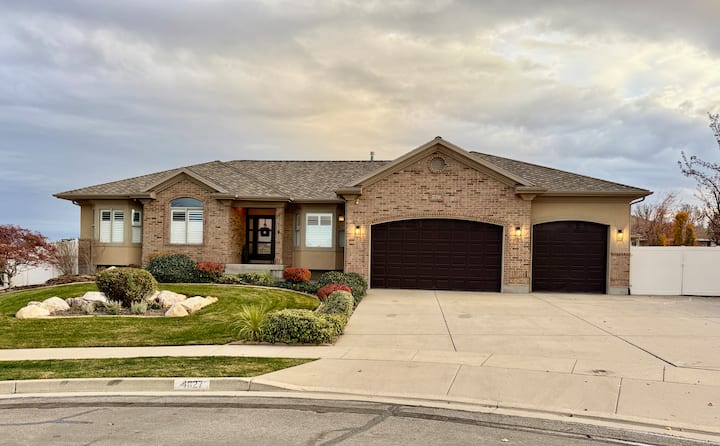 6br Mtn View: Deck, Grill, Gym, Hot Tub, Arcade - West Jordan, UT