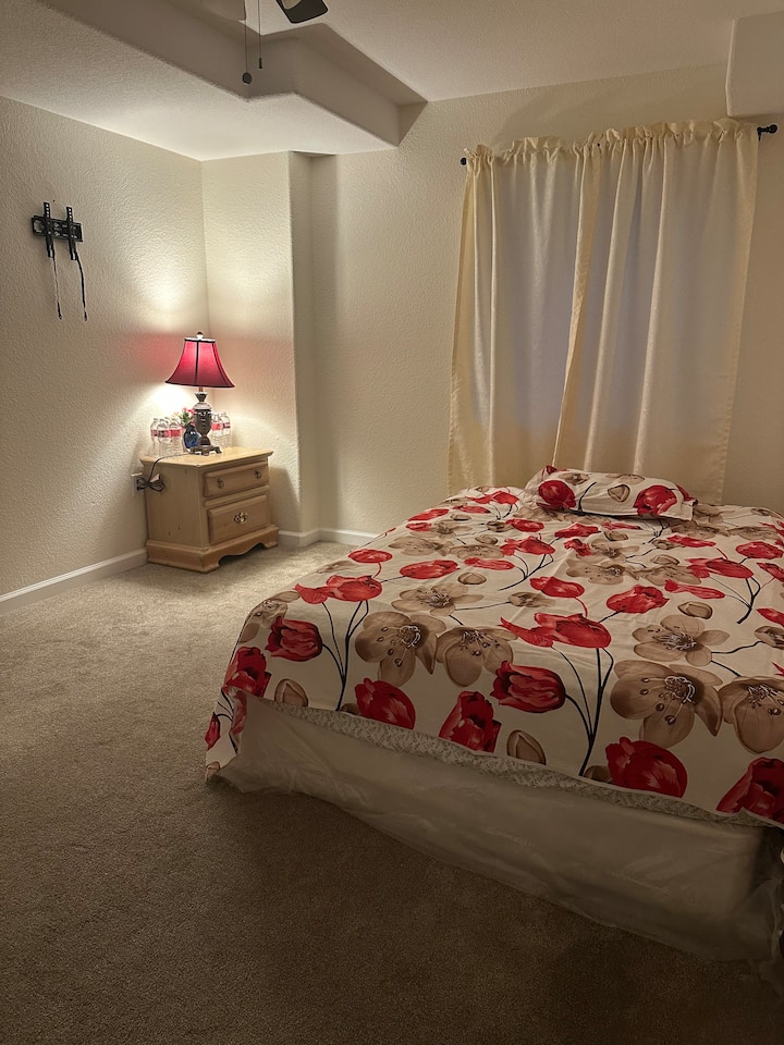 Room Near Dia - Aurora