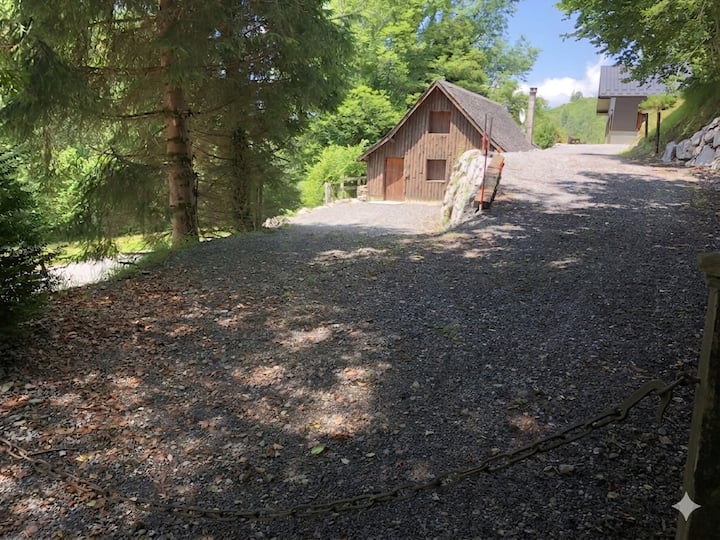 Location Chalet Authentique Pour 8 Personnes ! - Pyrénées