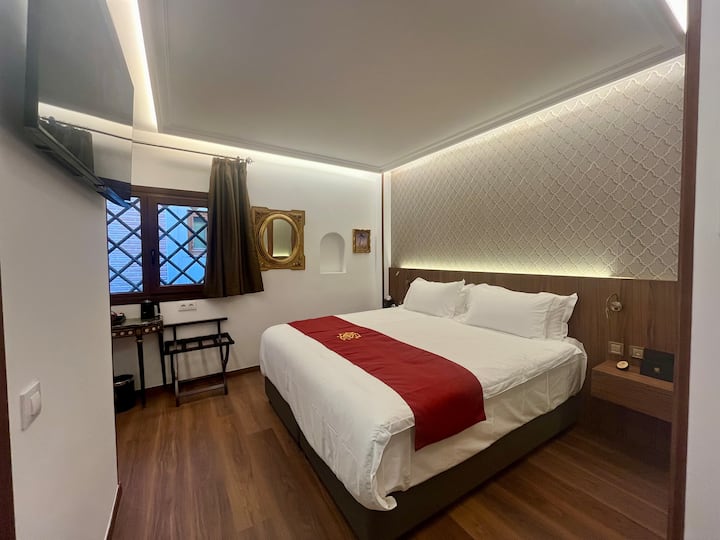 Elegancia Y Lujo En El Corazón Histórico - Toledo, España