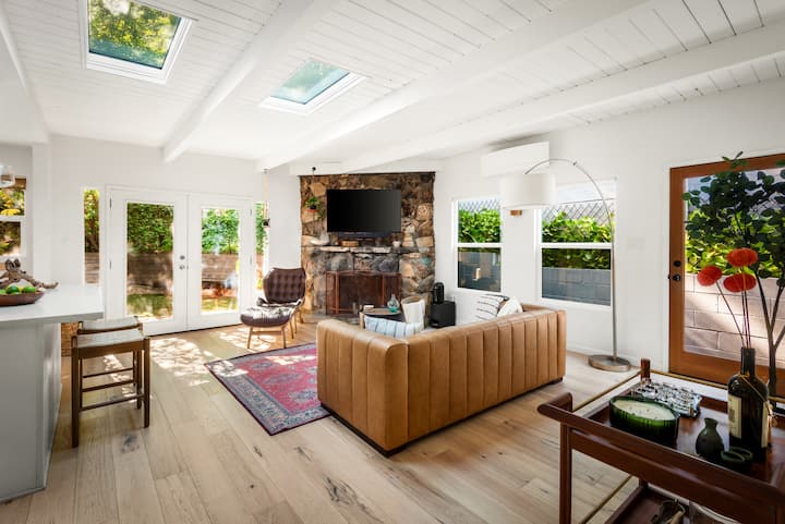 New! Laurel Canyon Hideaway W/ Sauna - Beverly Hills, CA