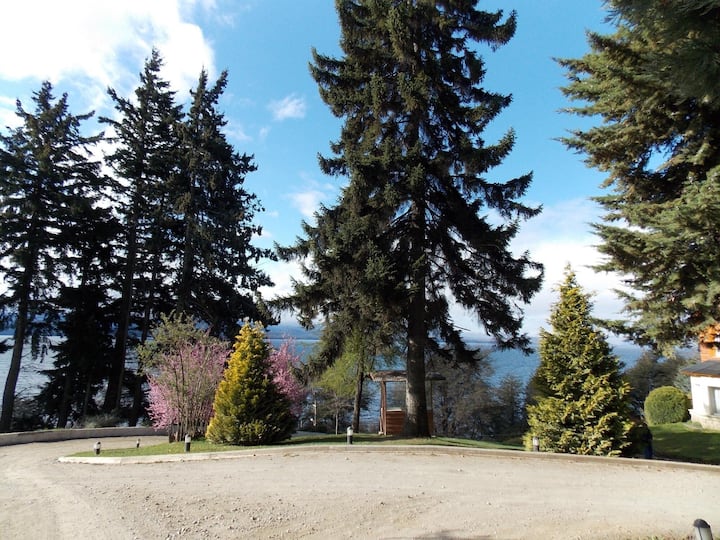 2 Elegant Rooms With Panoramic Views & Breakfast - San Carlos de Bariloche