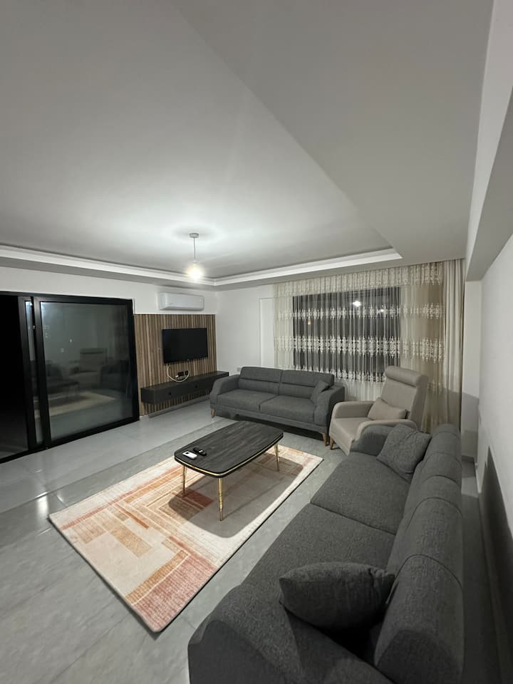 Girne Merkezde 90m2 Terasıyla Ferah Bir Daire - Girne