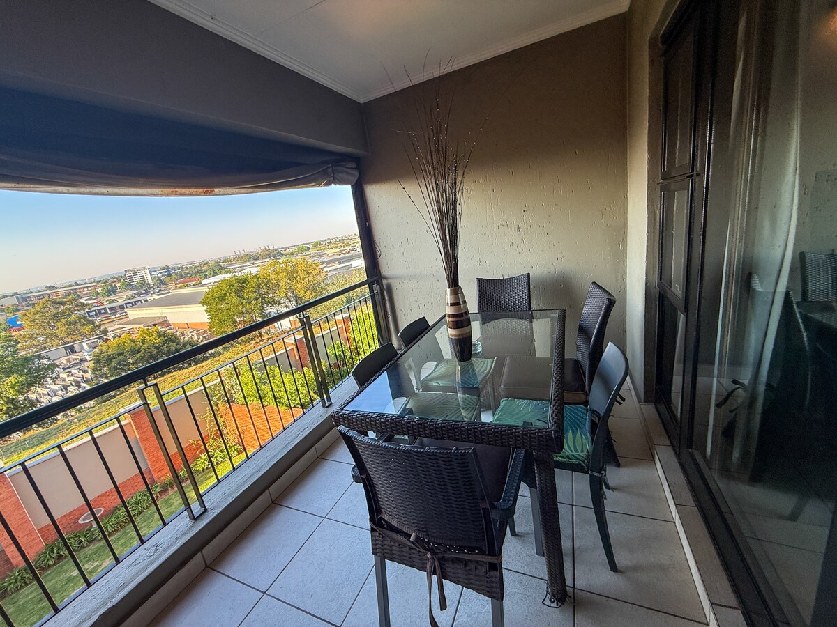 Modern 2-Bed, 2-Bath in Secure Bedfordview Complex - Flats for Rent in ...