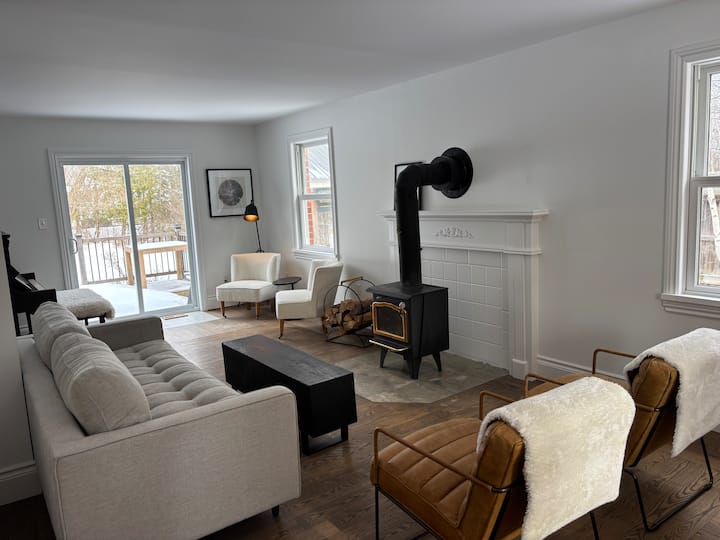 Farmhouse Close To Amenities - Collingwood