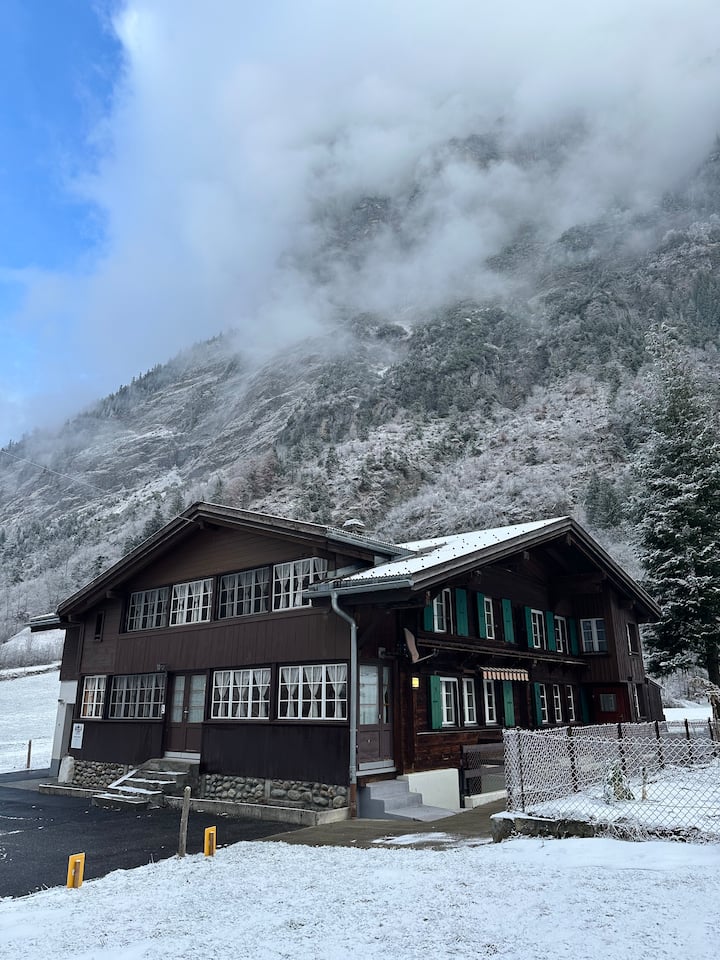 Waterfall Valley House In Lauterbrunnen - Mürren