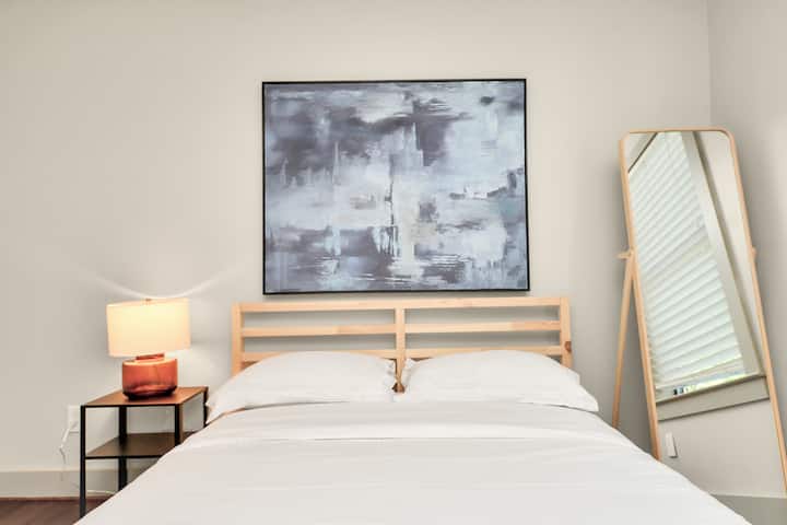 Boutique River Oaks 1bd Parking, Coffee, Shopping - Bellaire, TX