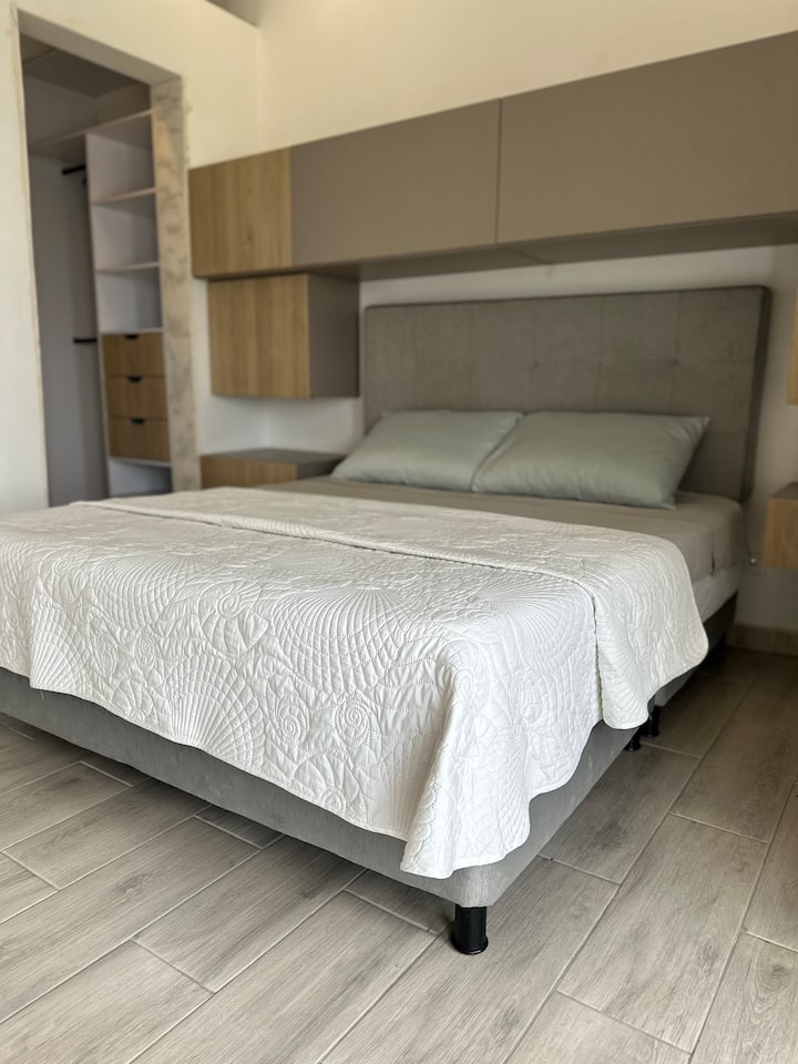 Aparta Studio, Norte, Con Piscina Y Gym - Cali