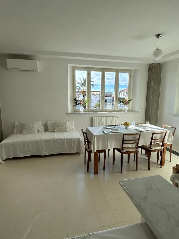 Sea View Chic Apartment - Viareggio