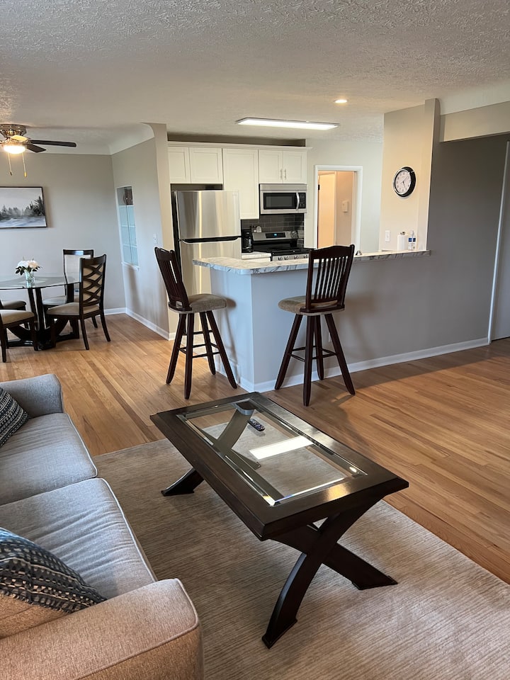 Close To Lake Remodeled Home 3 Bed 1.5 Bath - Avon, OH