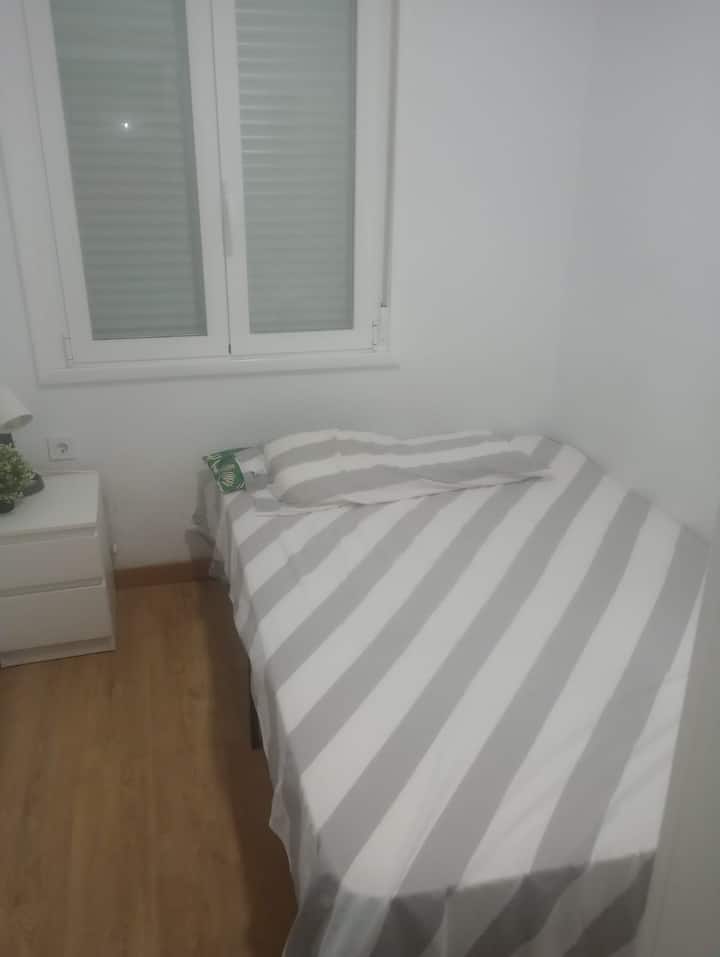 Habitación Tranquila En Valladolid Centro Norte - Valladolid