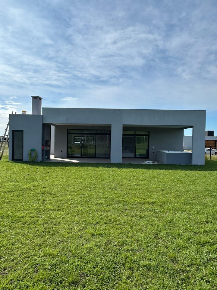 Hermosa Casa Con Jacuzzi - Campana