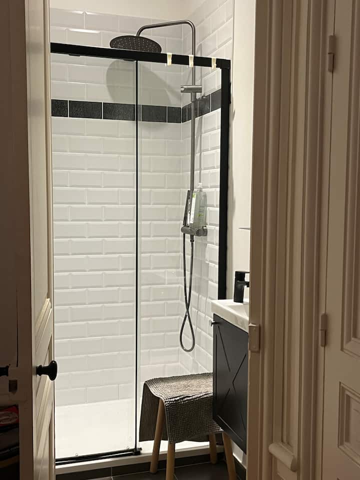 Chambre Privée Cosy Avec Salle D'eau Et Cuisine - Lyon