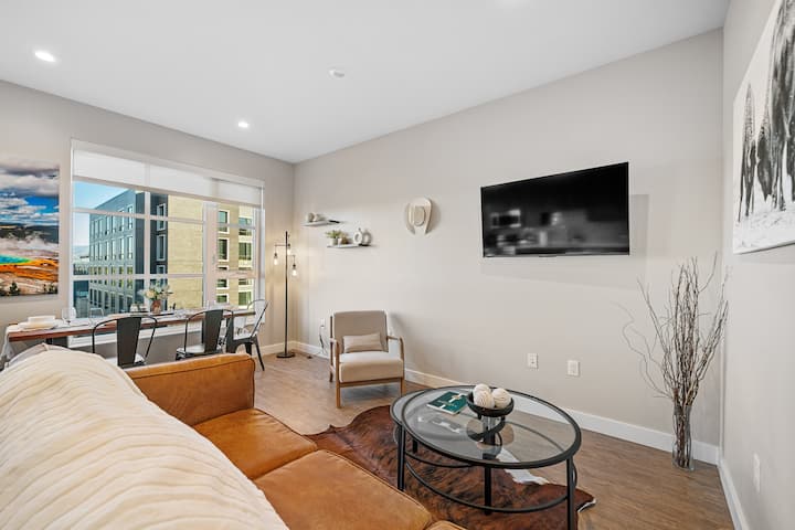 Down Town Luxury Condo | 2 Blocks Off Main St. - ボーズマン, MT