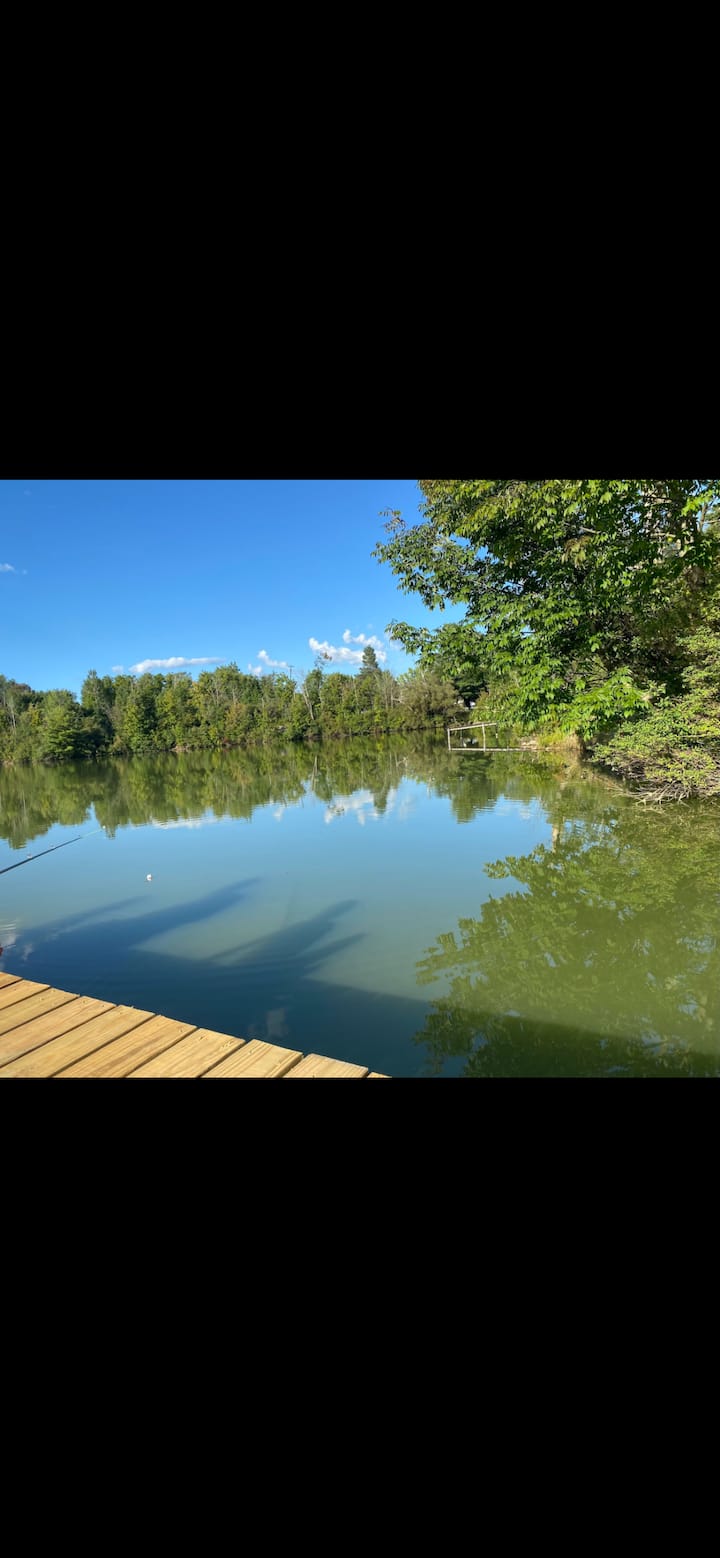 Artemis's Lakefront Haven W/ 50-ft Dock 4 Bedroom - Punderson State Park, Newbury Township