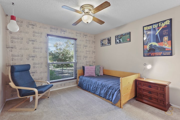 Cozy 3BR Retreat Near Lake Travis! - Houses for Rent in Austin, Texas ...