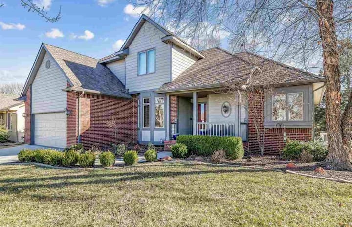 Great Neighborhood! - Andover, KS
