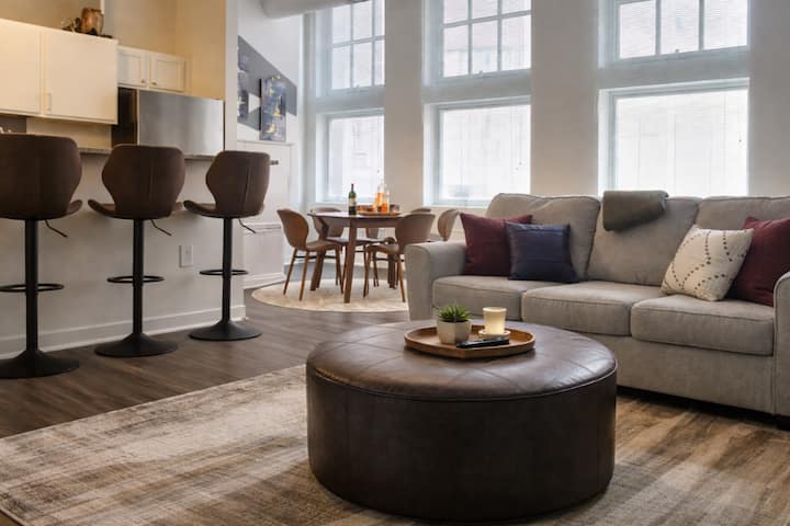 Free Parking/walk To Convention Center/lucas Oil - Indianapolis