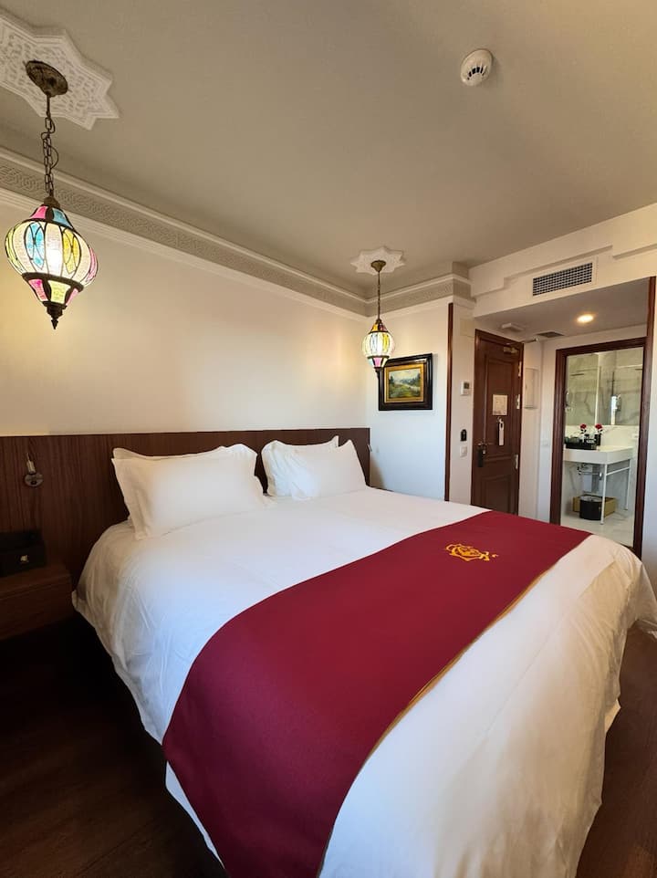 Elegancia Y Lujo En El Corazón Histórico - Toledo, España