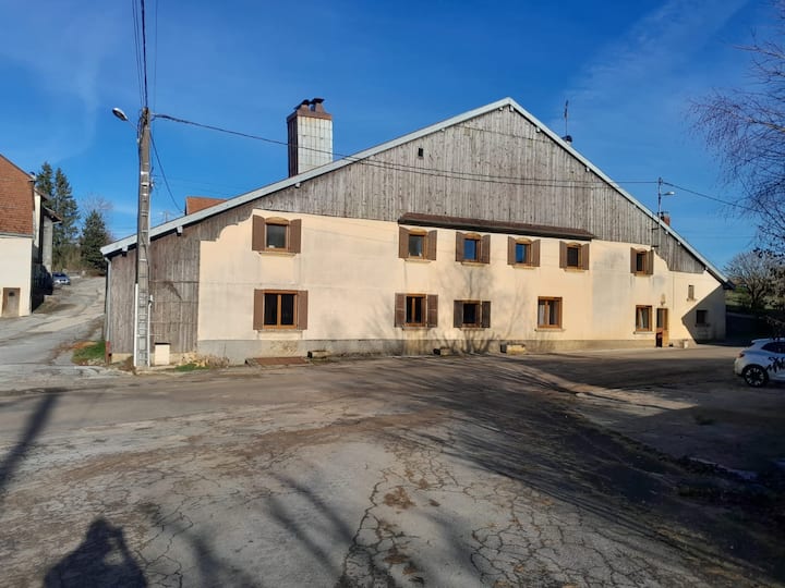 Logement Neuf 6 Personnes Dans Ancienne Ferme - Champagnole