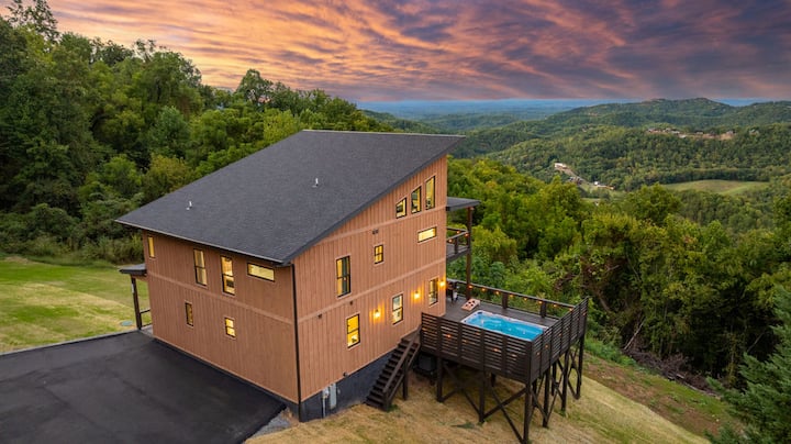 Mountain Views | Swim Spa | Ev | Dog Friendly - United States