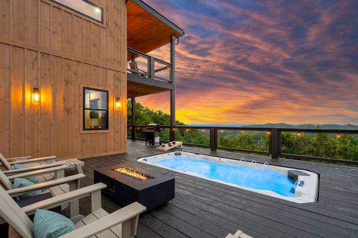 Mountain Views | Swim Spa | Ev | Dog Friendly - United States