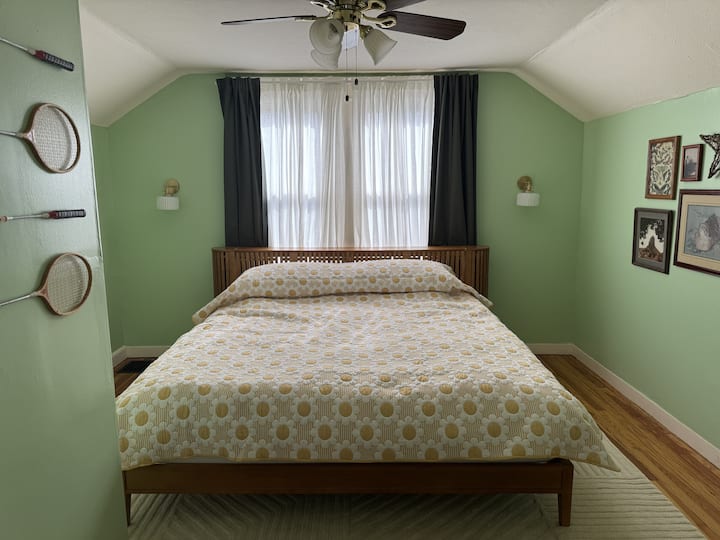 Charming Northside Hideaway With King Bed - Cincinnati, OH