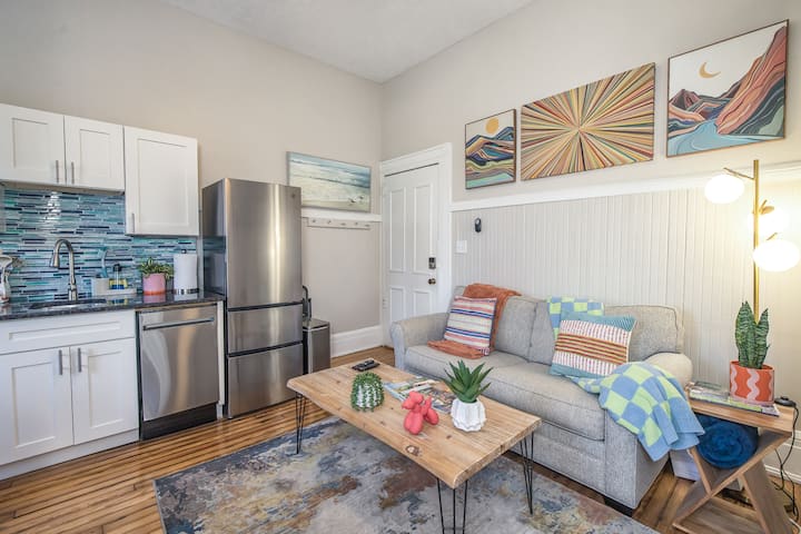 The Wooster - Historic Downtown Retreat - Leland, NC